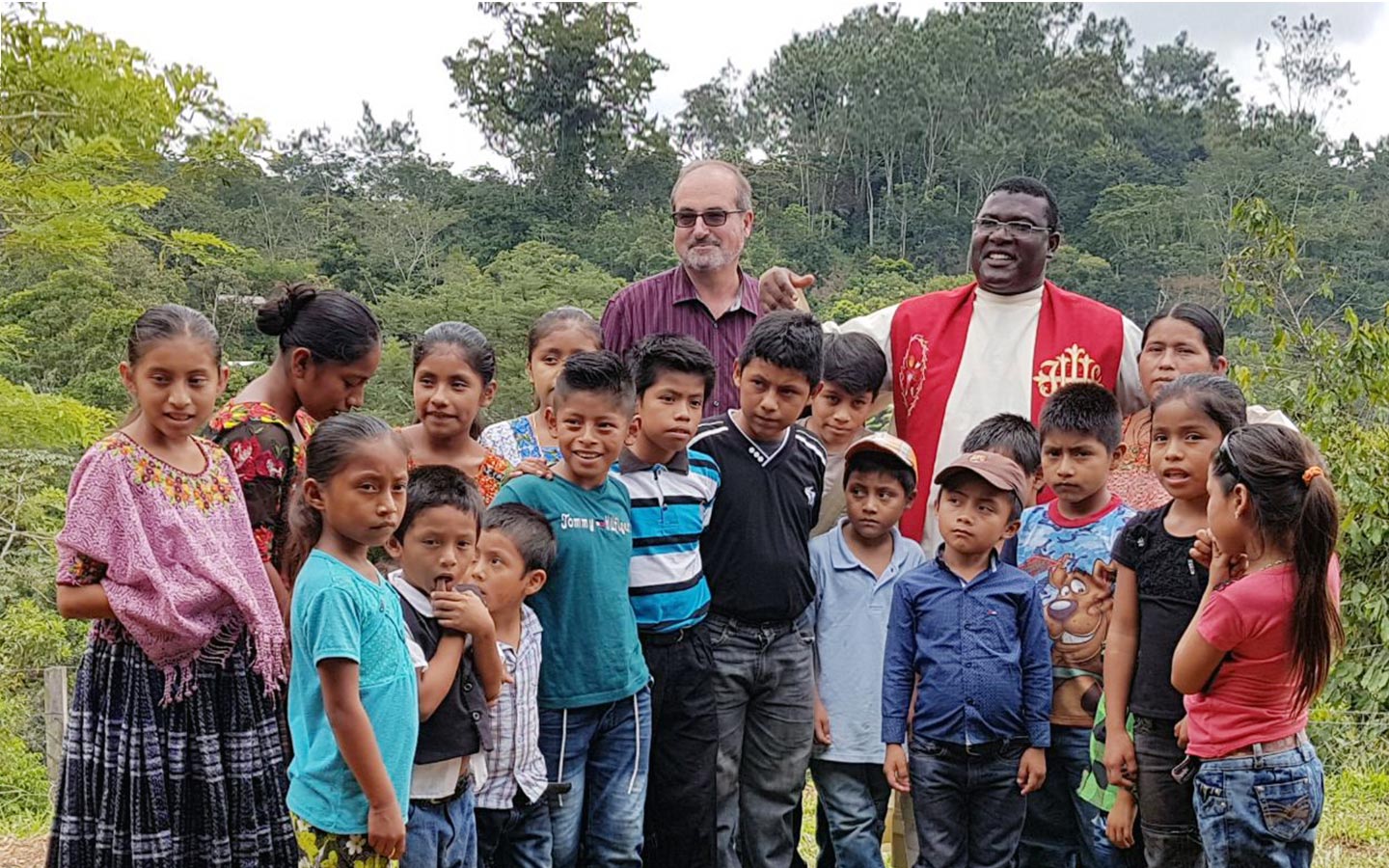 A car for pastoral work in a very large parish | ACN International