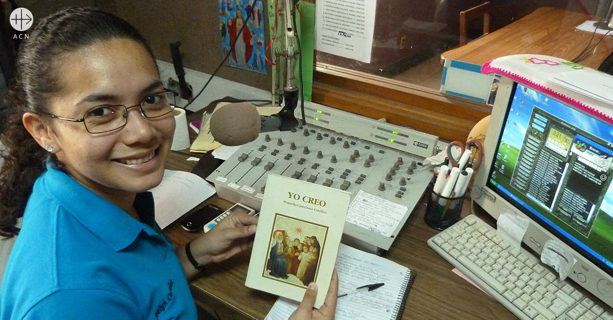 Honduras: 3000 Bibles and 3000 copies of the „DOCAT“ | ACN International