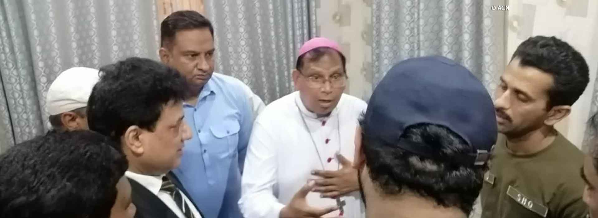 Christian family in Pakistan attacked by angry mob | ACN International