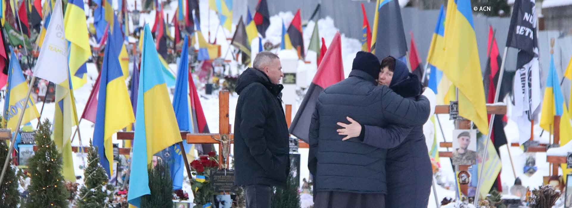 Ukraine: Bringing hope and God’s presence to the front | ACN International