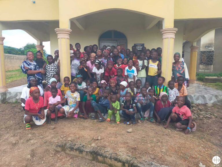 El Papa agradece a los niños que rezaron por la paz en la campaña de ACN | ACN International